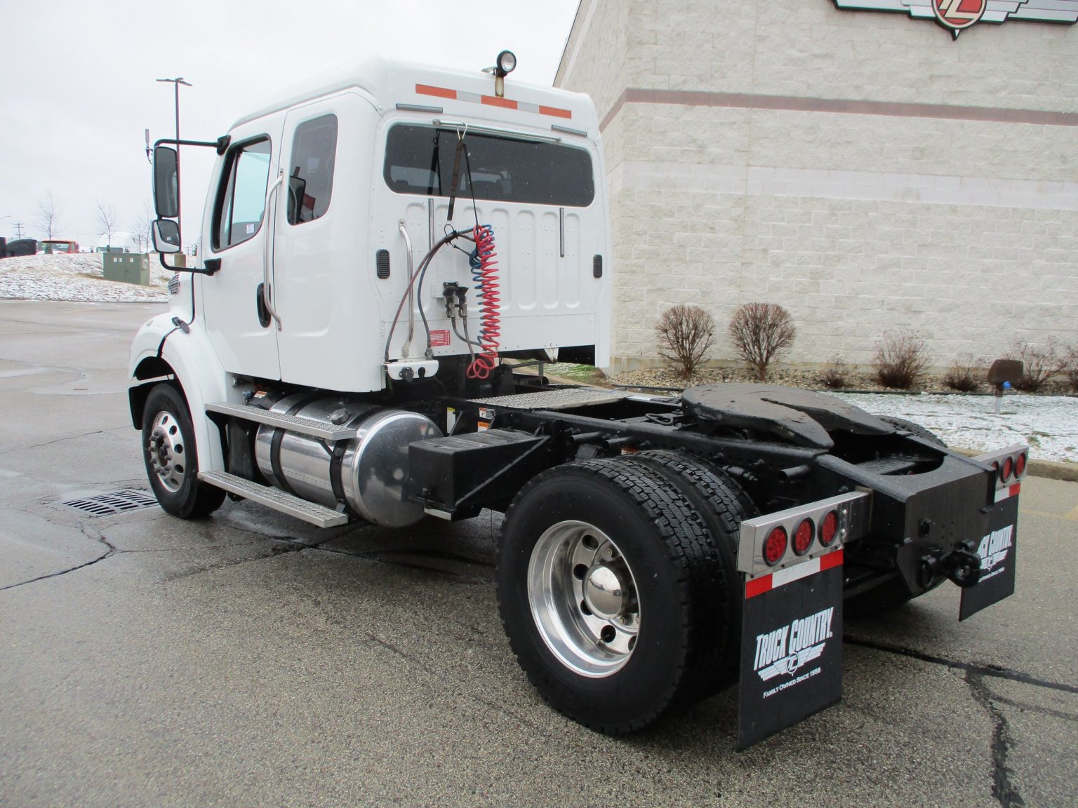 2013 FREIGHTLINER M2112 - Truck Country