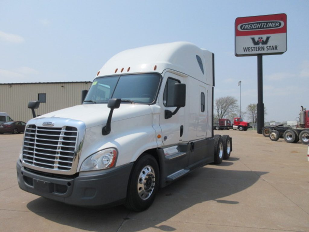 2019 FREIGHTLINER EVO - Truck Country
