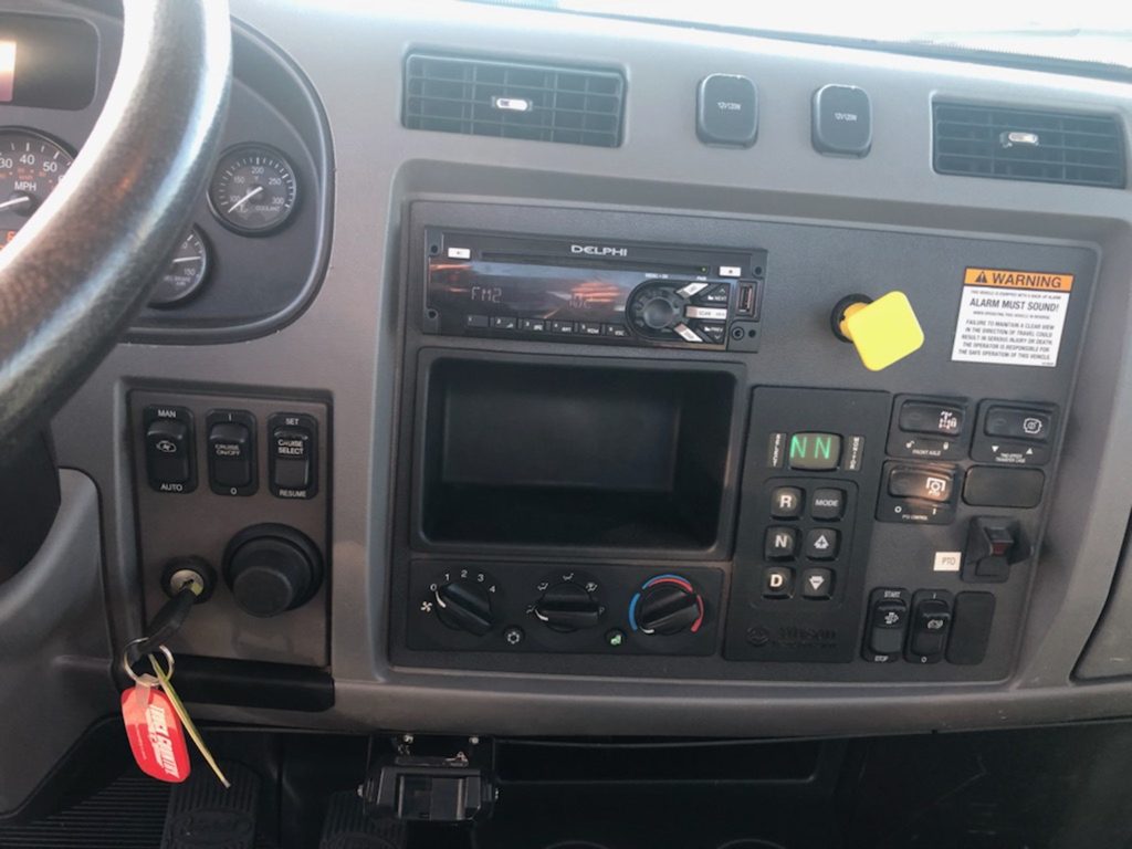 2016 PETERBILT 337 - Truck Country