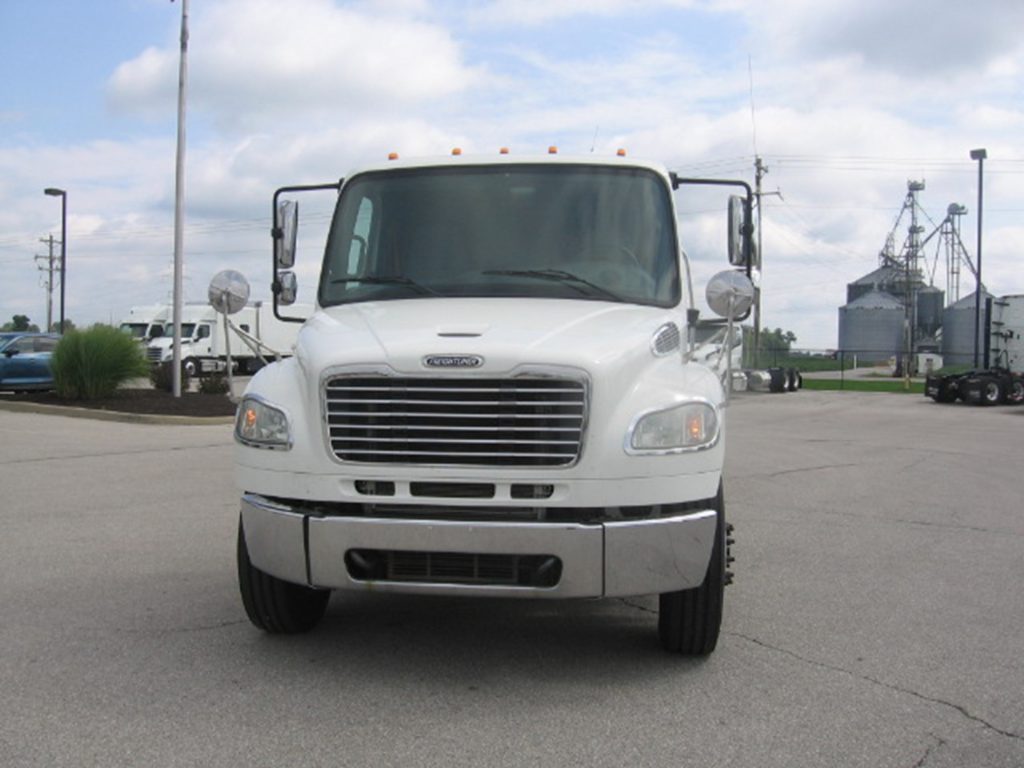 2017 FREIGHTLINER M2 106 - Truck Country