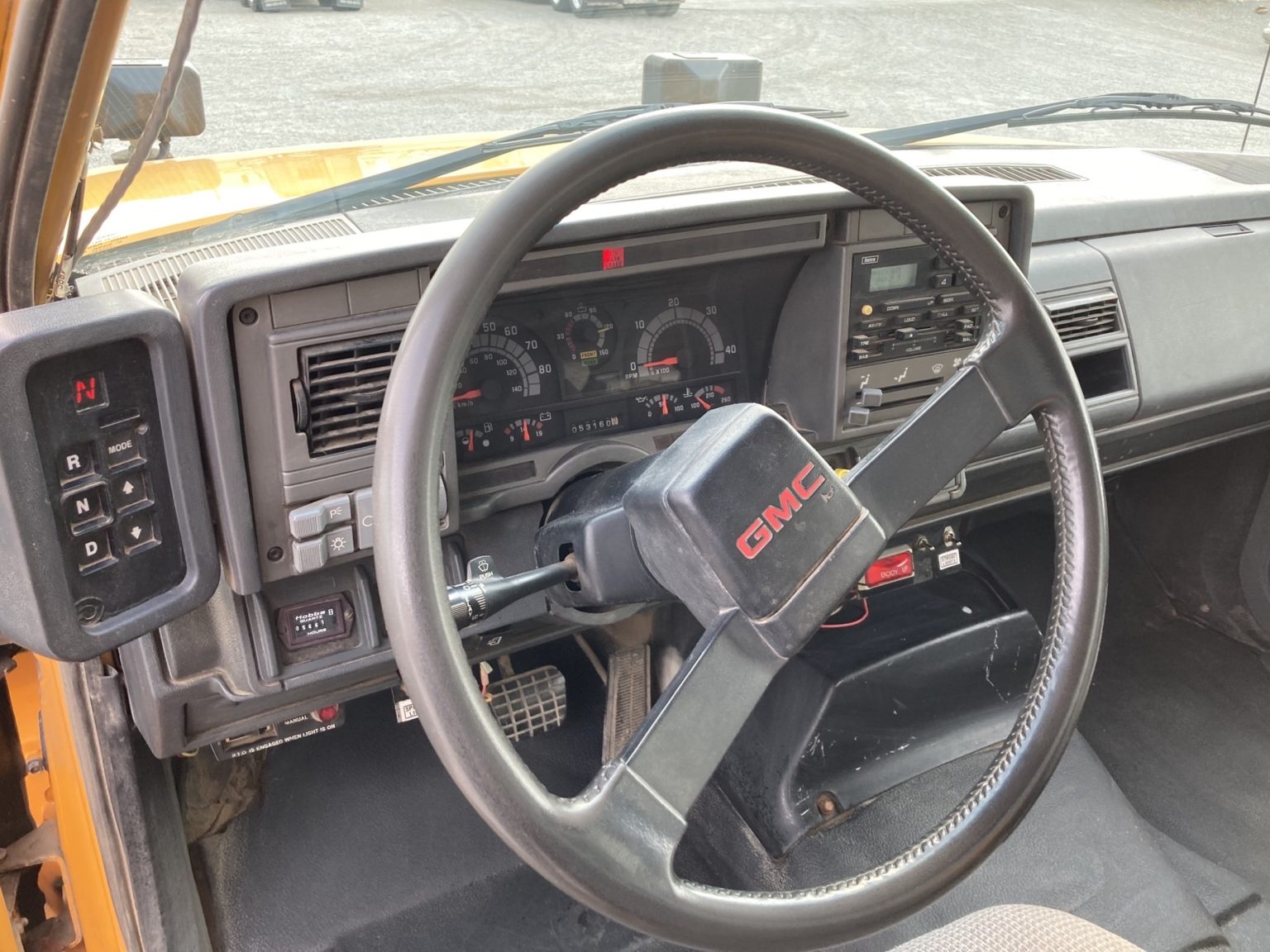 2001 GMC C7500 - Truck Country