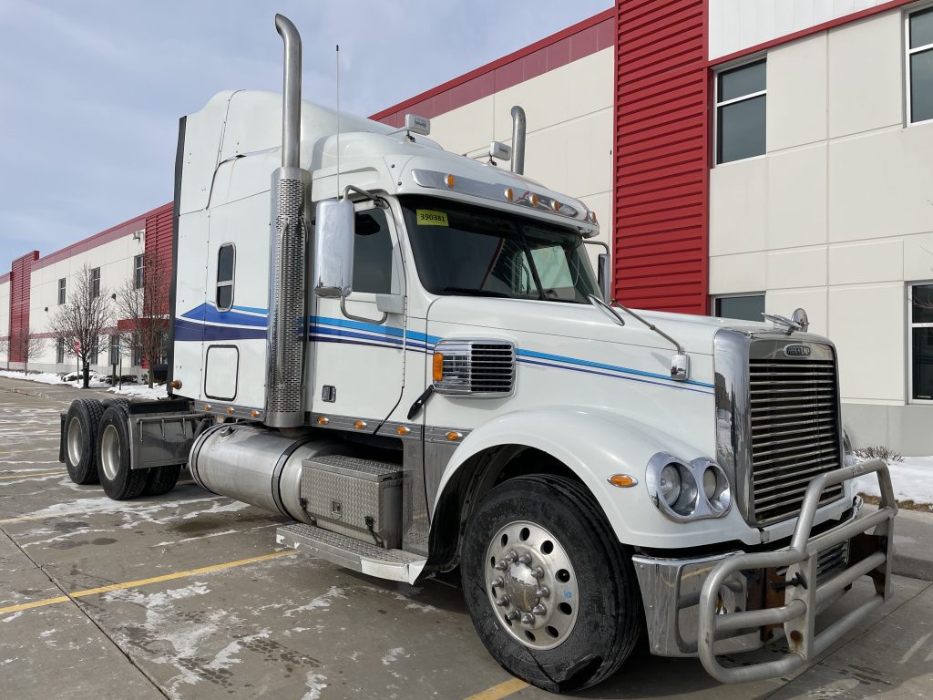 2014 Freightliner CC132 - Truck Country