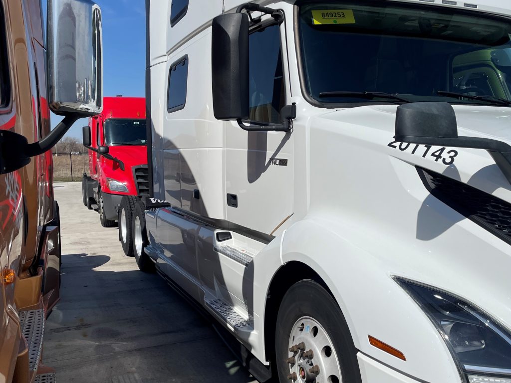 2020 Volvo VNL64T - Truck Country