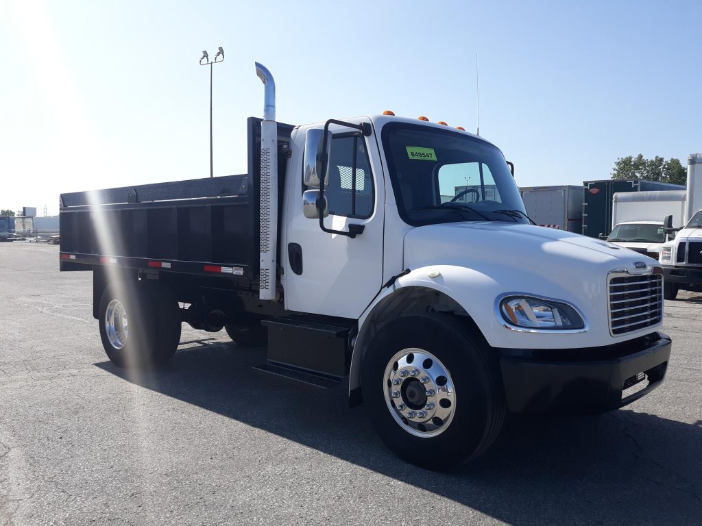 2015 Freightliner M2 106 - Truck Country