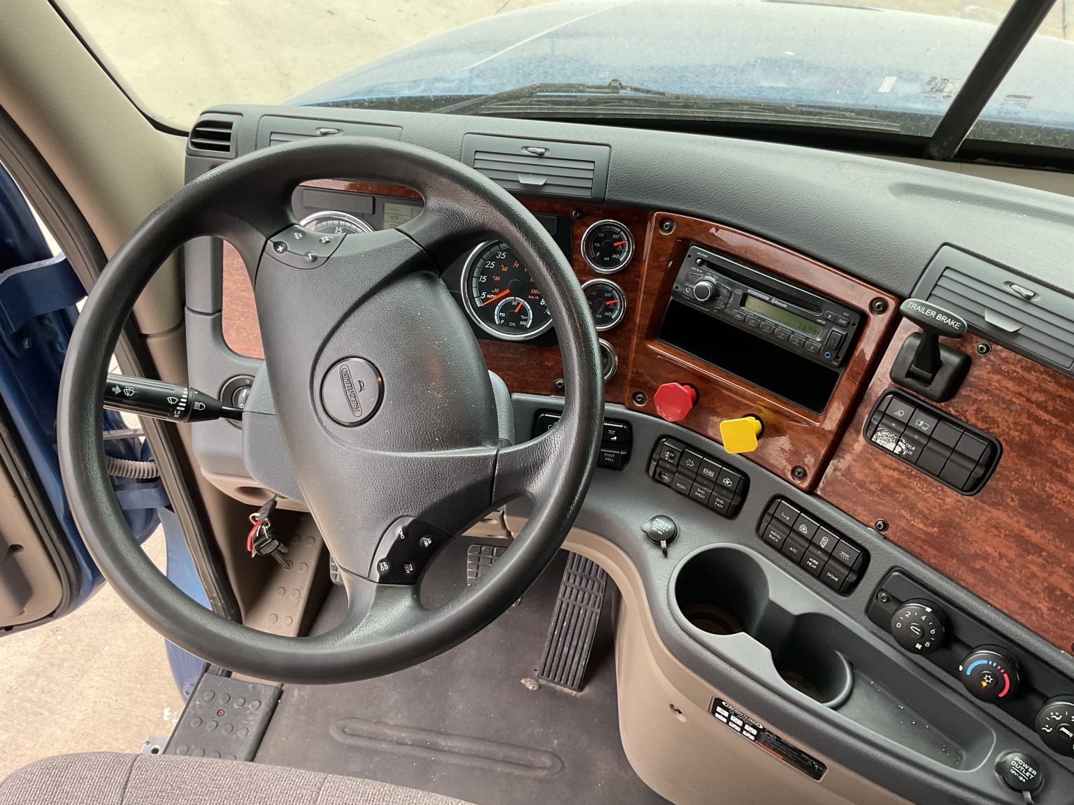 2017 Freightliner CA125 - Truck Country