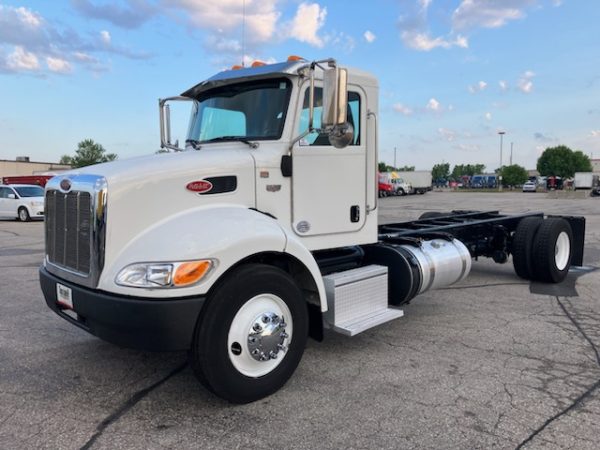 2019 Peterbilt 337 - Truck Country