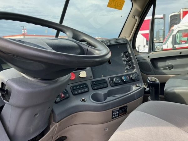 2013 Freightliner CA113 - Truck Country