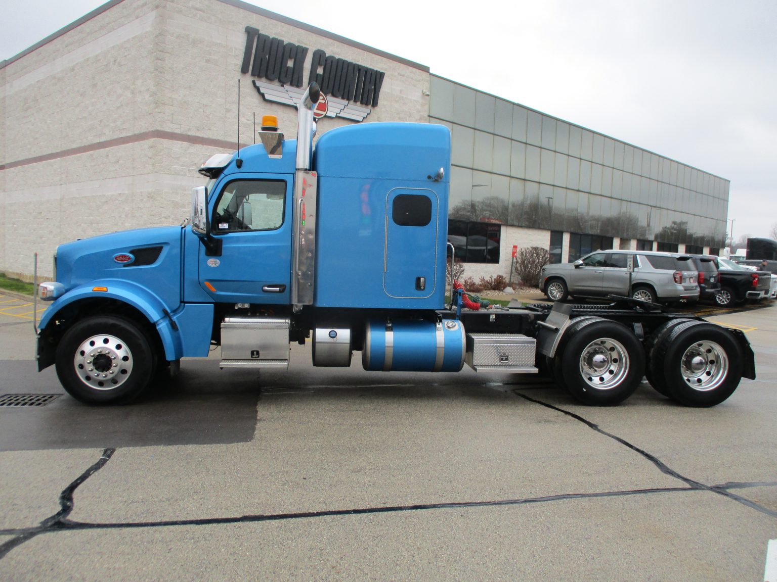 2019 Peterbilt 567 - Truck Country
