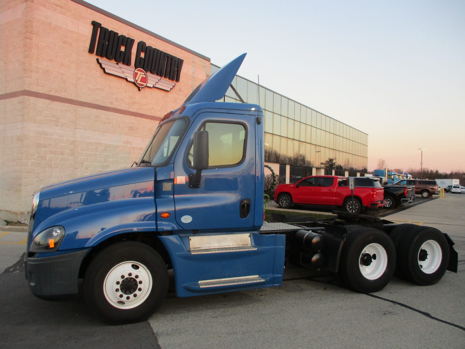 2016 Freightliner CA125 - Truck Country
