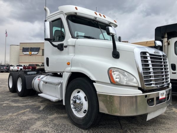 2018 Freightliner CA125 - Truck Country