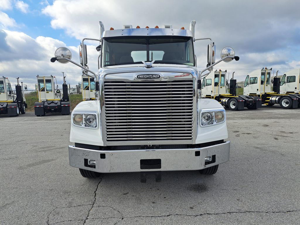 2018 Freightliner 122SD - Truck Country