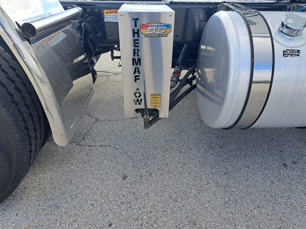 2018 Freightliner 122SD - Truck Country