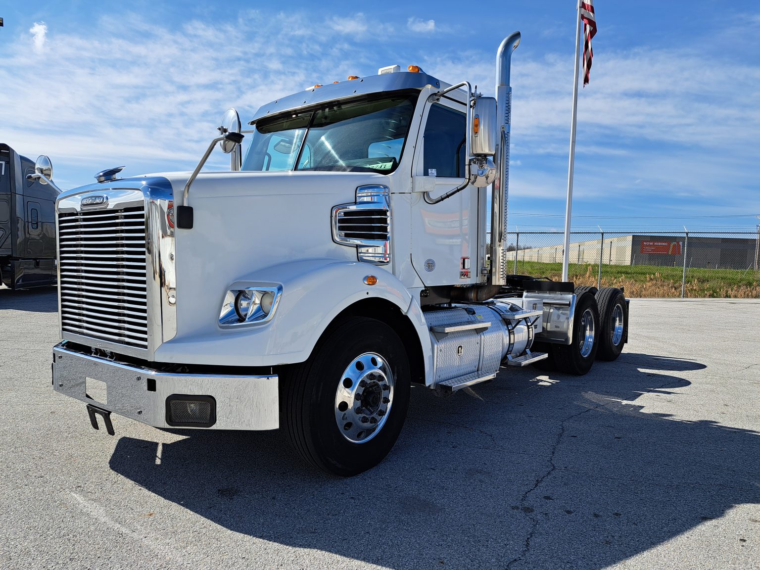 2018 Freightliner 122SD - Truck Country