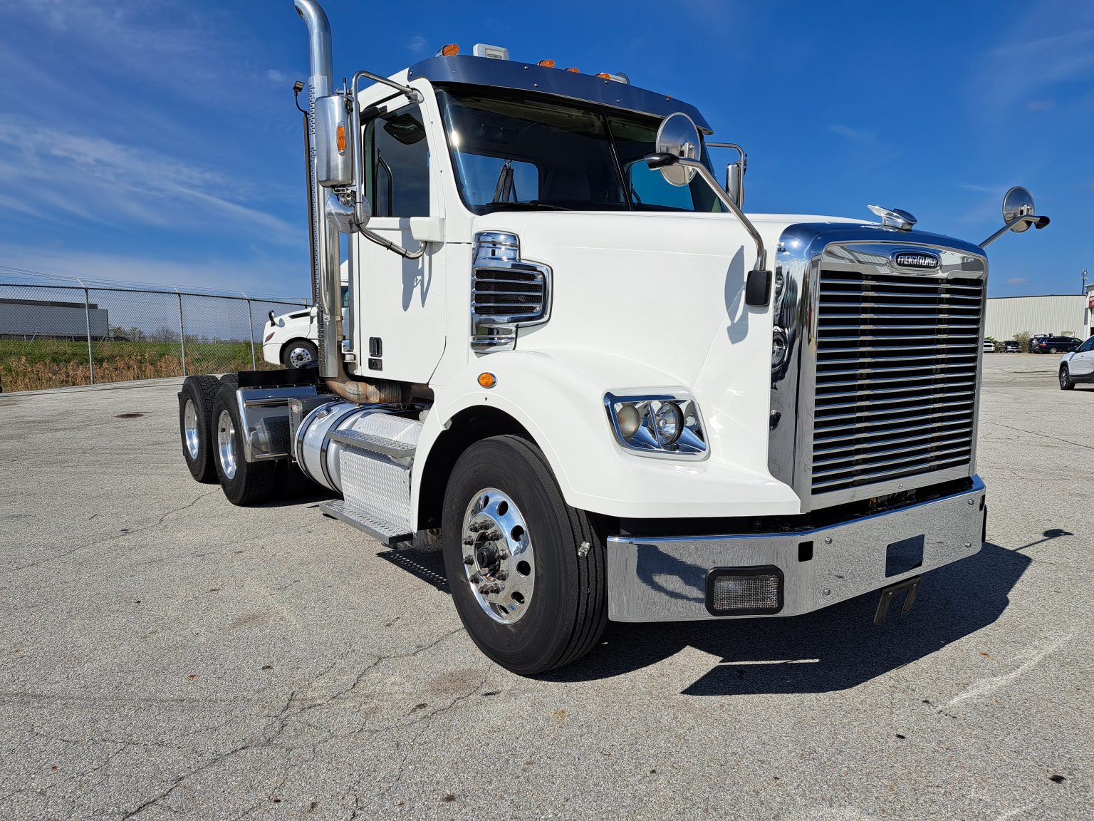 2018 Freightliner 122SD - Truck Country