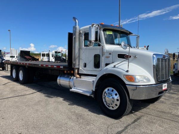 2017 Peterbilt 348 - Truck Country