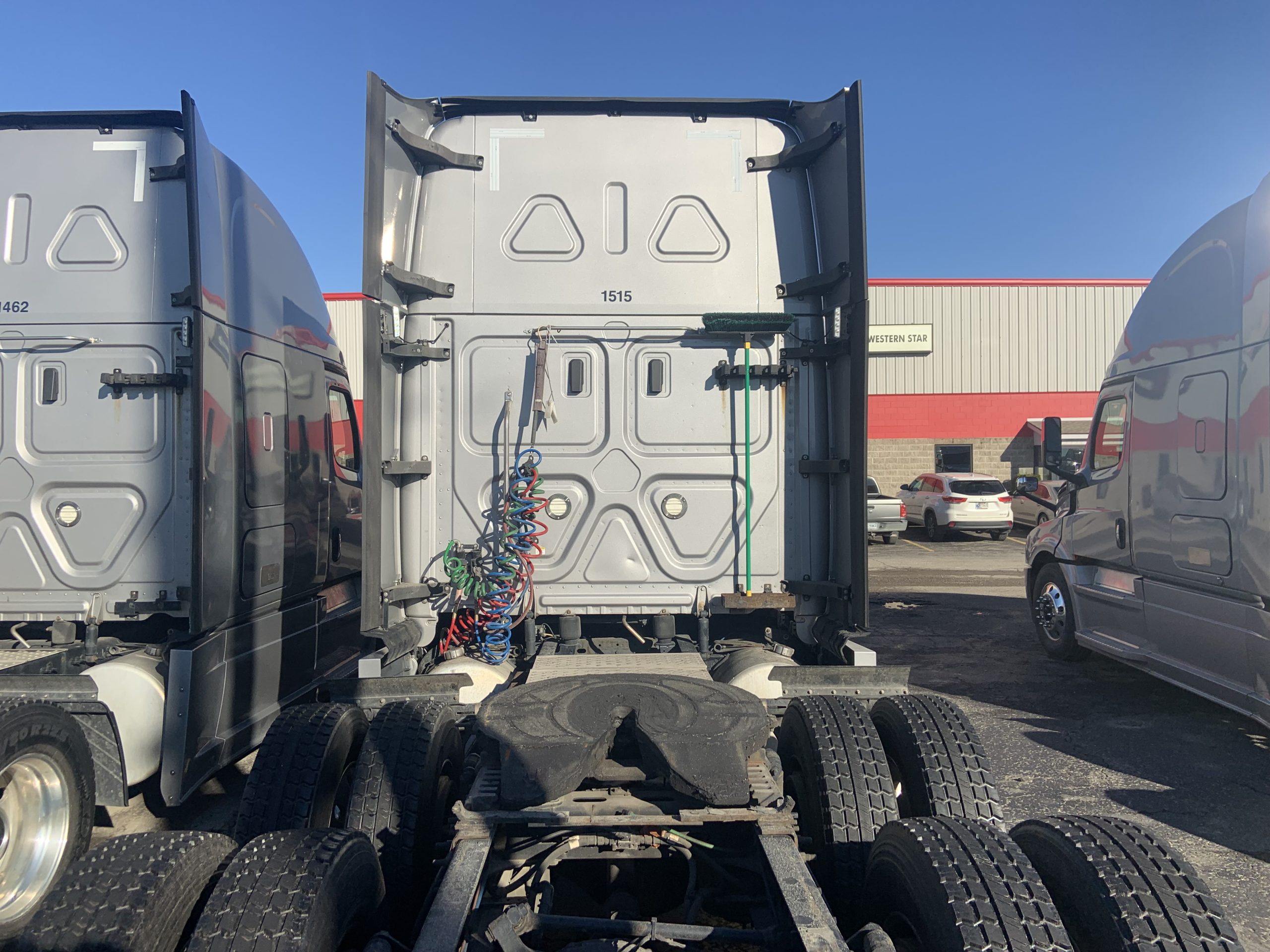 Used Trucks for Sale | Truck Country - Stoops Freightliner