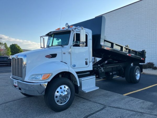 2012 Peterbilt 337 - Truck Country