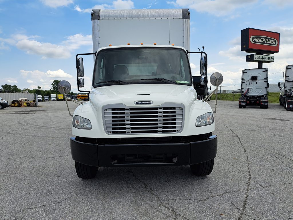 2018 Freightliner M2106 - Truck Country