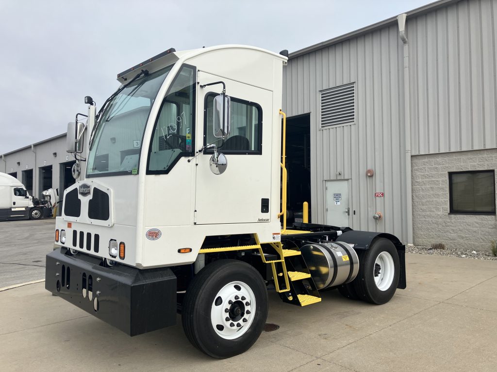 2024 Autocar ACTT42 - Truck Country