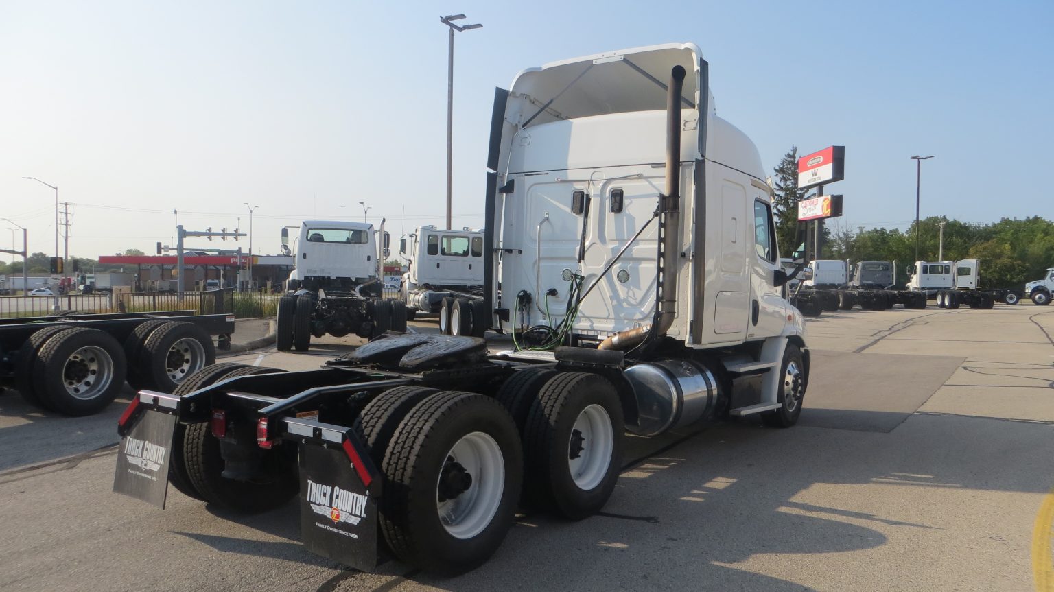 2017 Freightliner CA113 - Truck Country