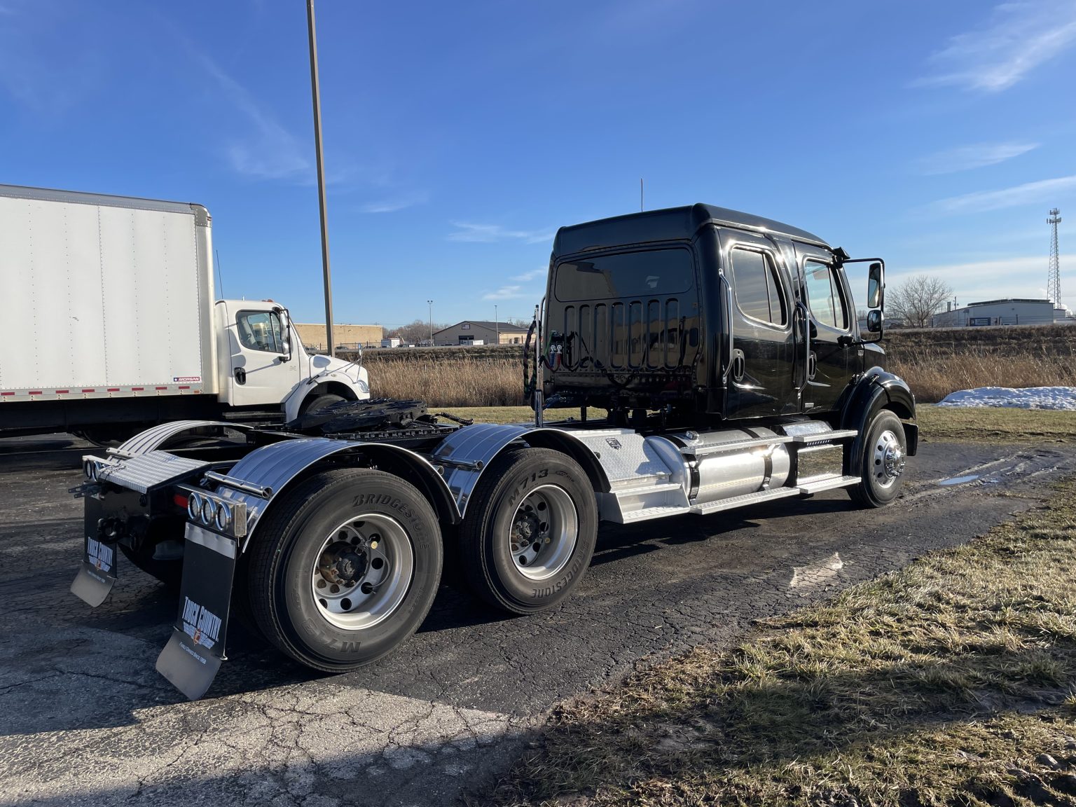 2011 Freightliner M2112 - Truck Country