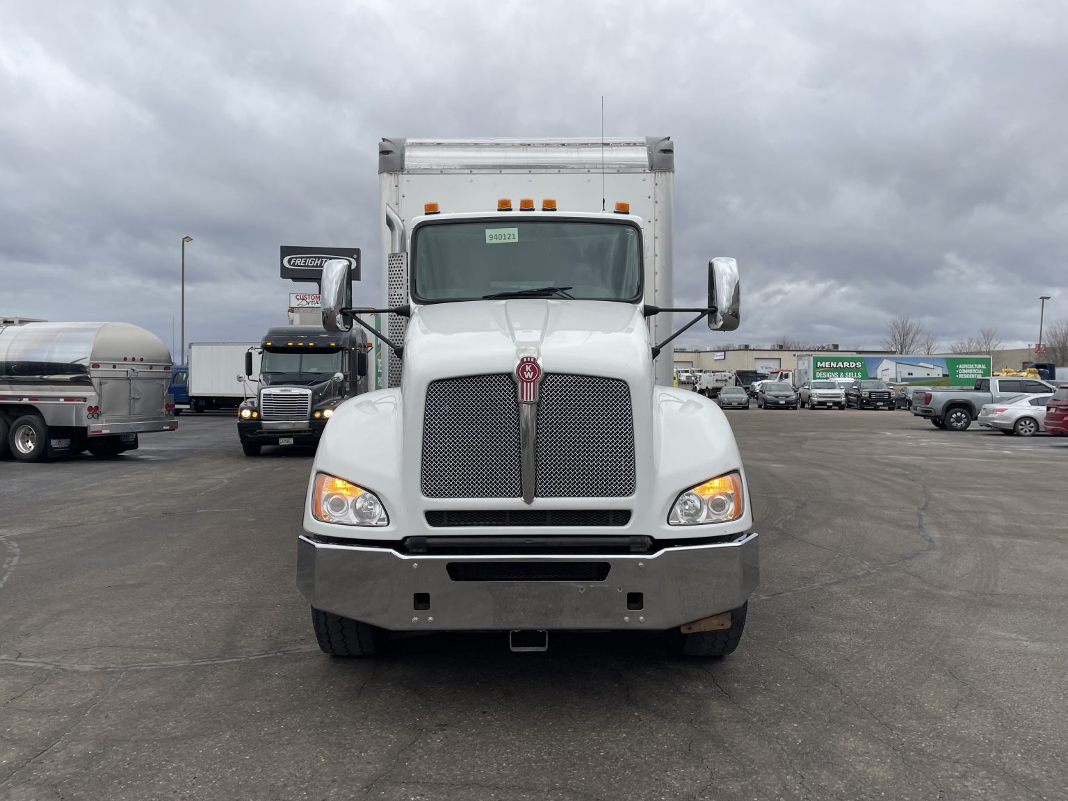 2016 Kenworth T440 - Truck Country