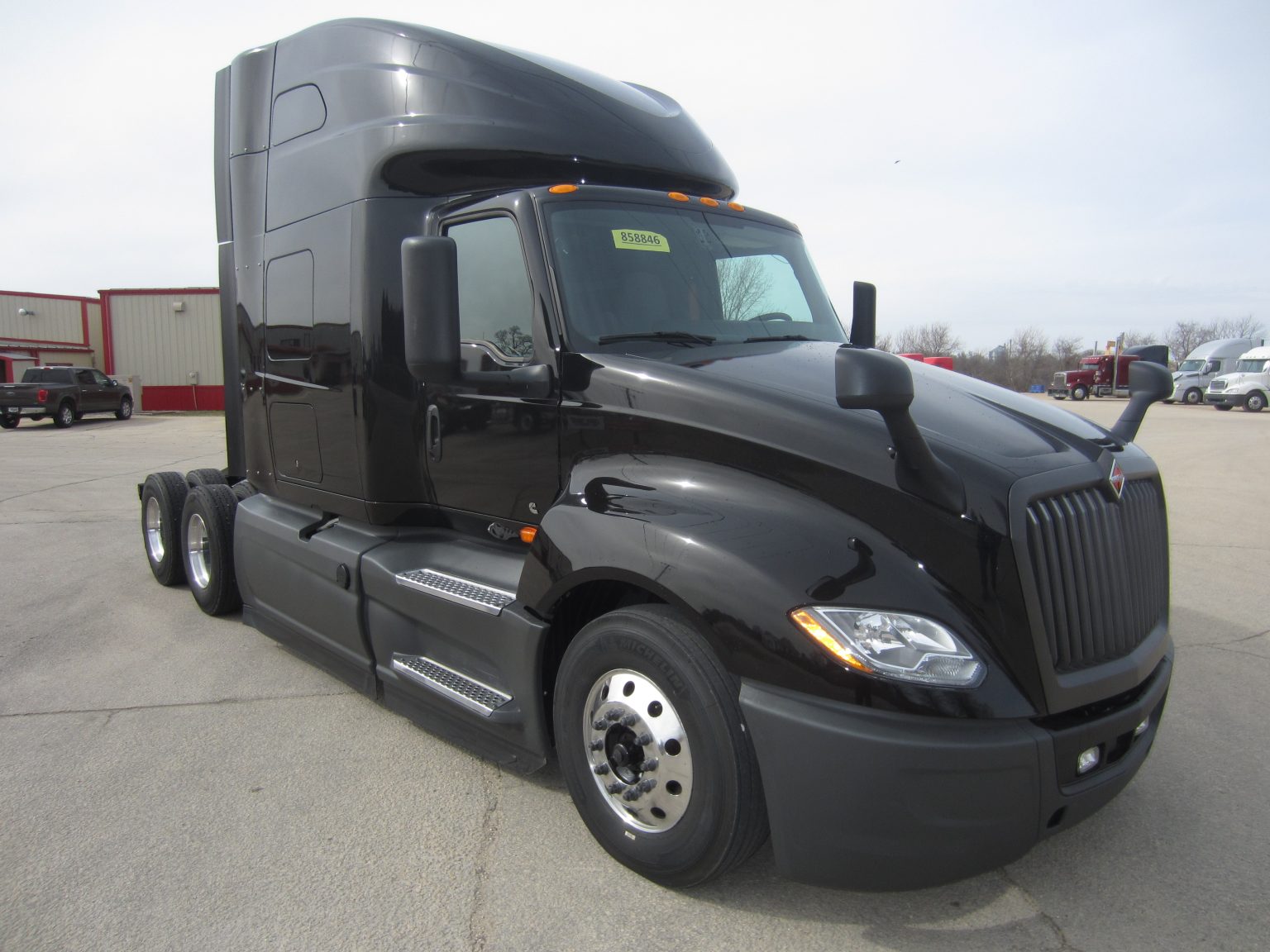 2022 International LT625 - Truck Country