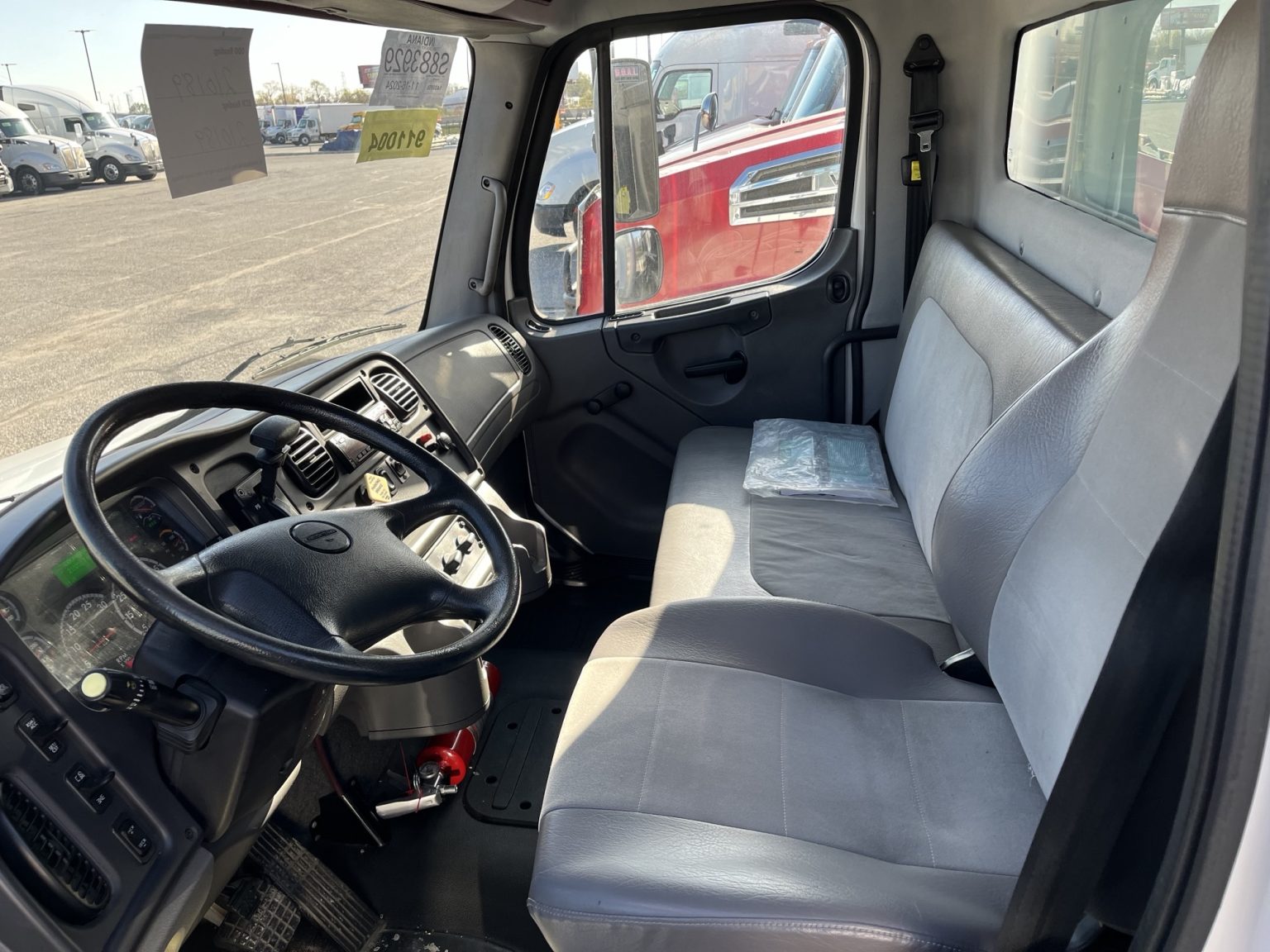 2018 Freightliner M2106 - Truck Country