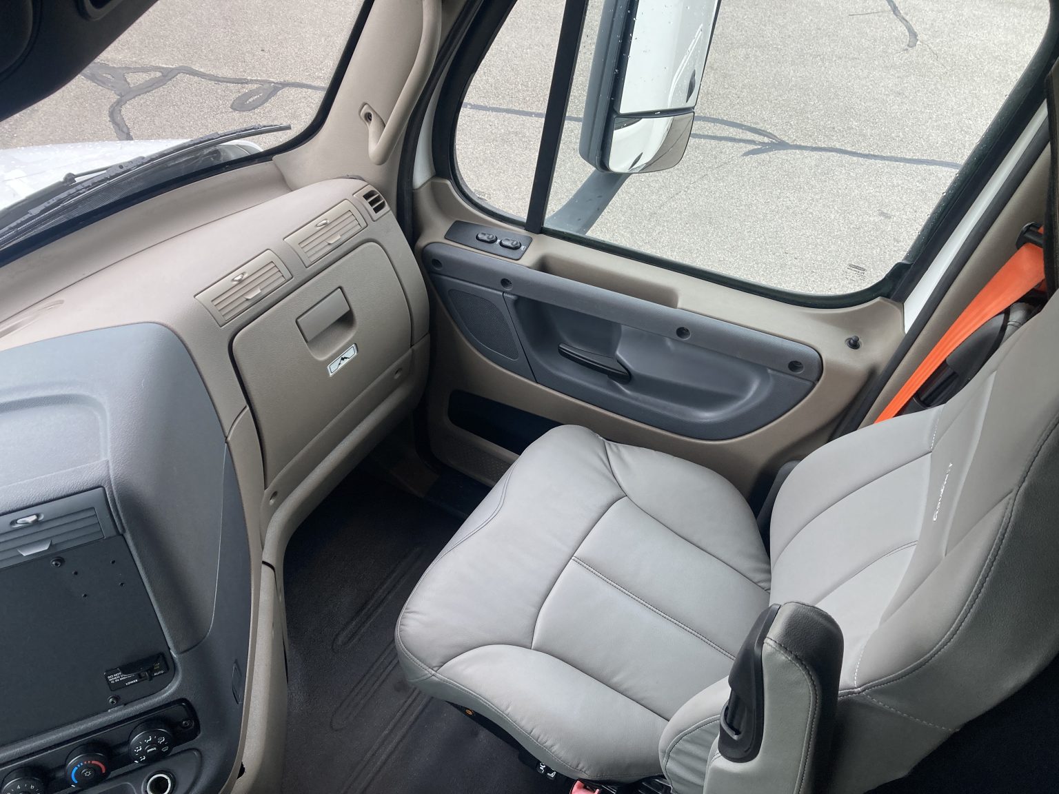2016 Freightliner CA113 - Truck Country