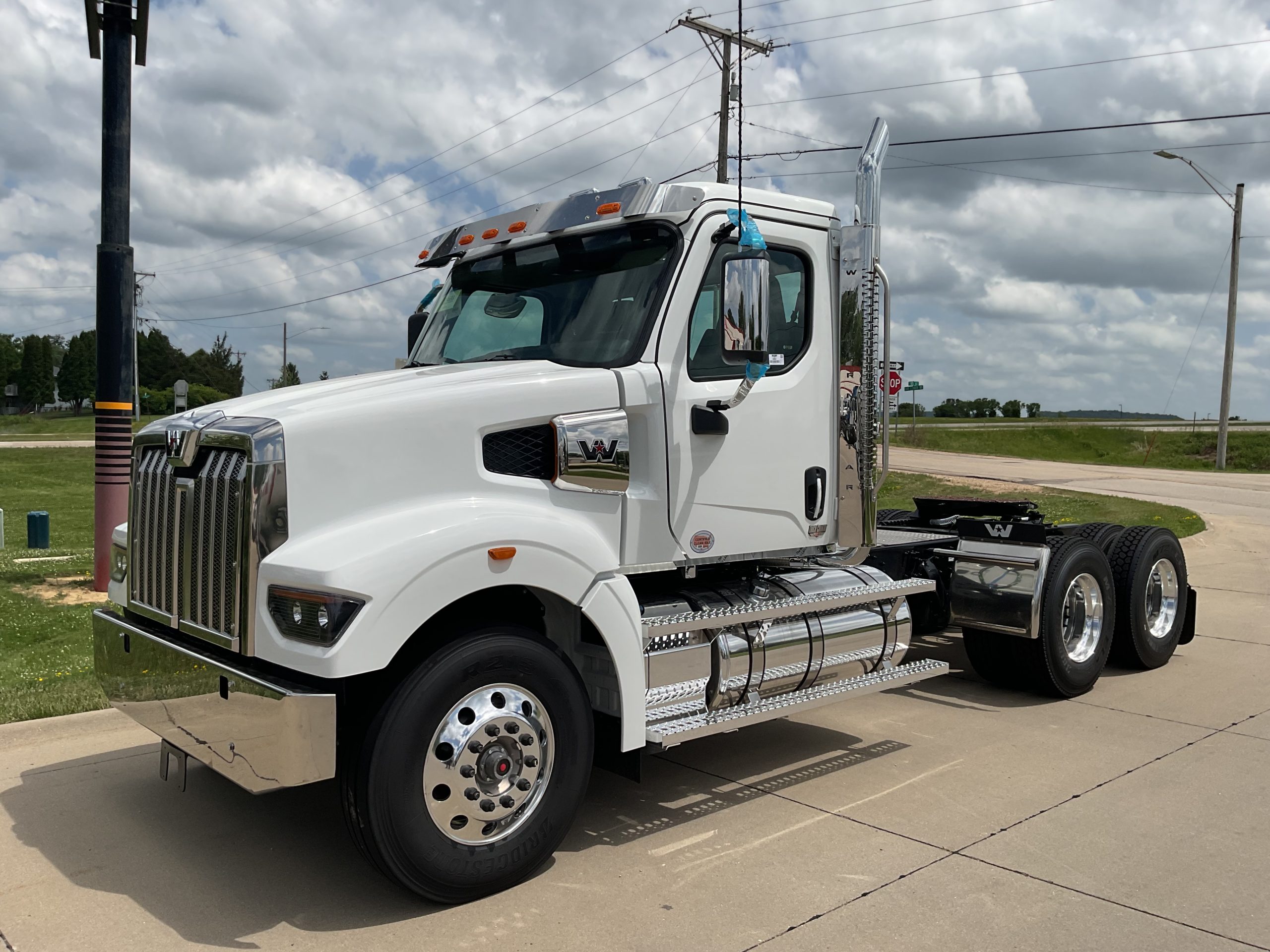 Semi-Truck and Trailer Inventory | Truck Country - Stoops Freightliner ...