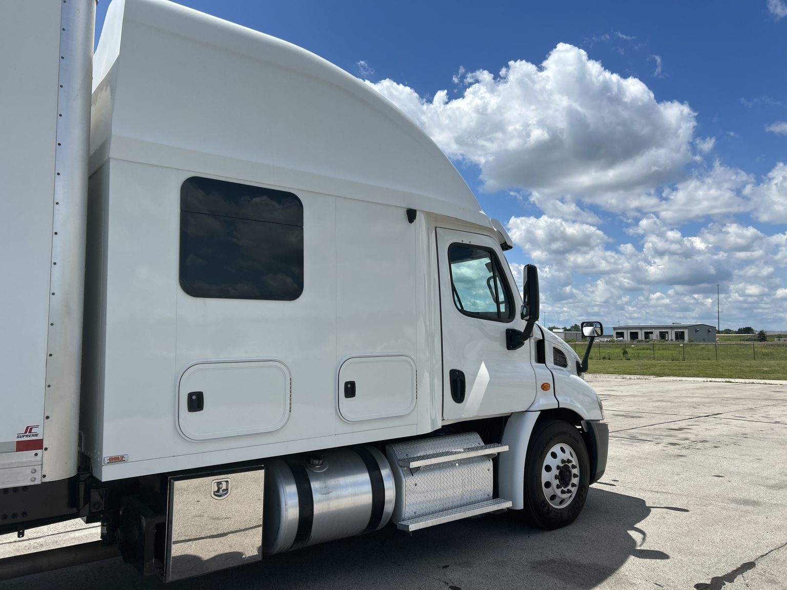 2016 Freightliner CA113 - Truck Country