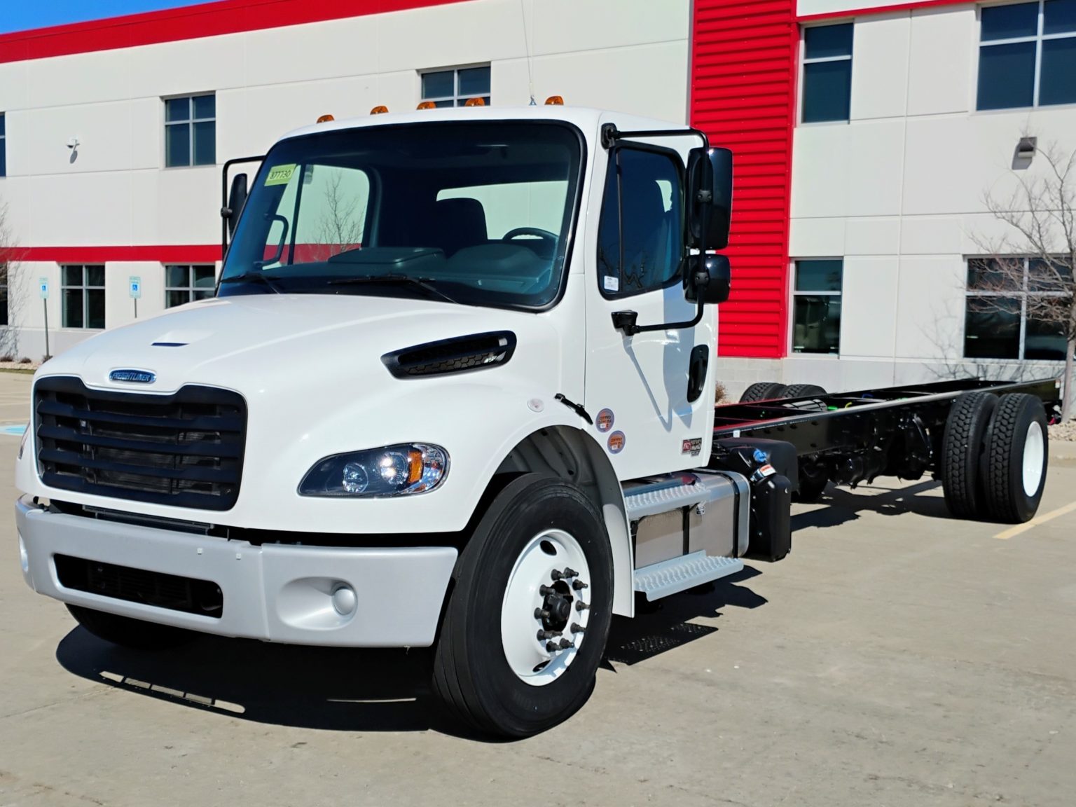 2026 Freightliner M2106 - Truck Country