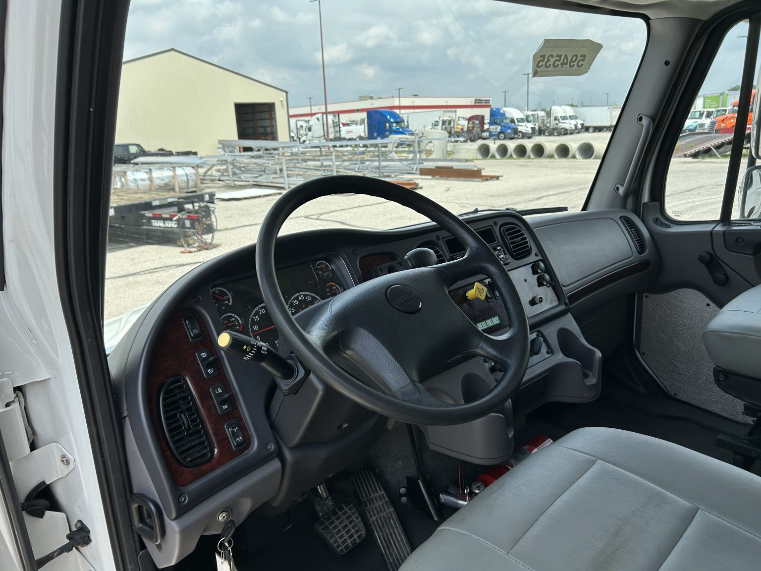 2019 Freightliner M2106 - Truck Country