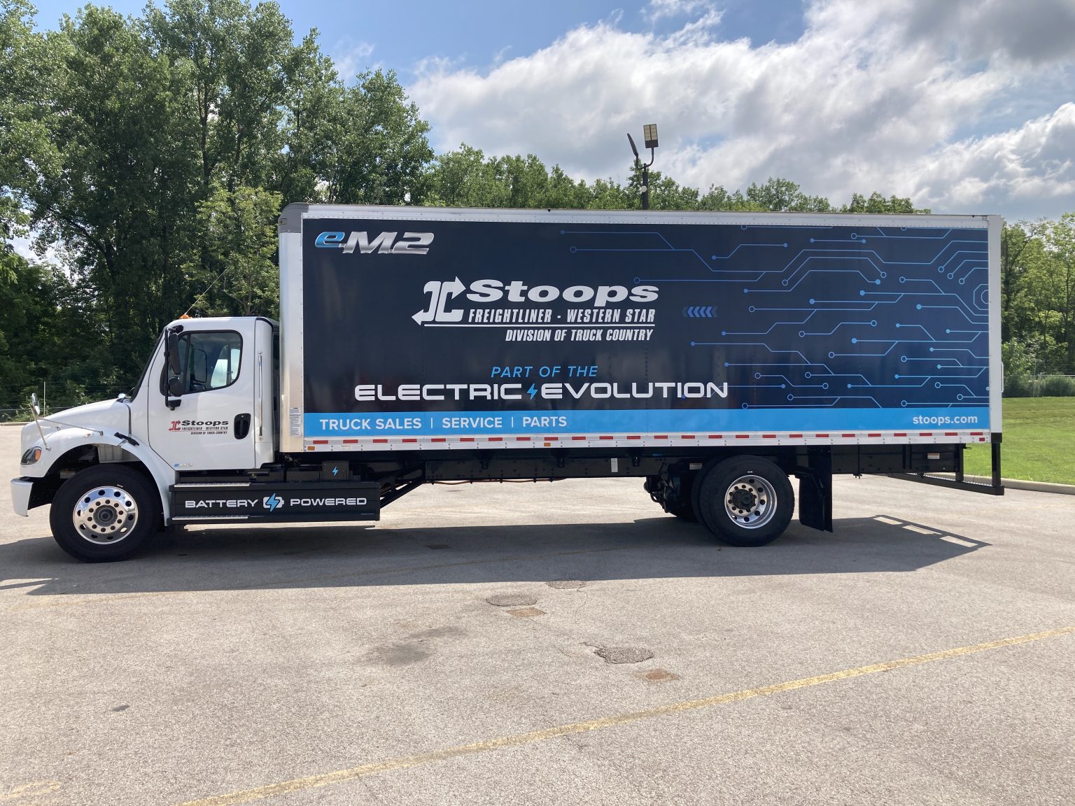 2025 Freightliner EM2 - Truck Country