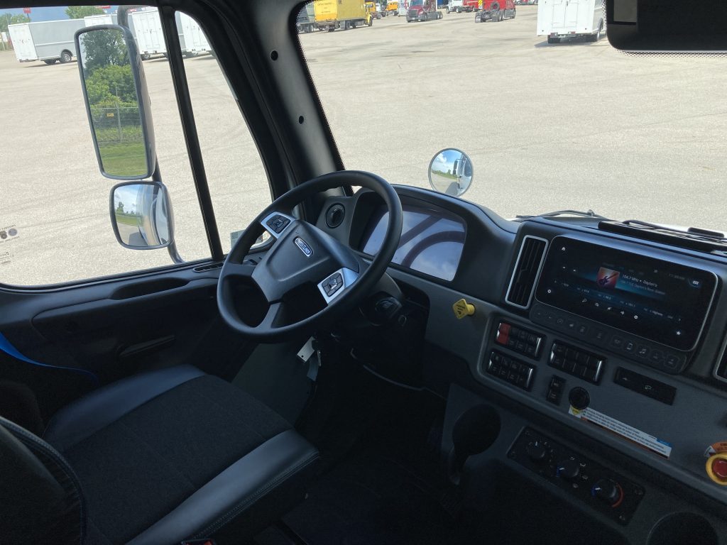 2025 Freightliner EM2 - Truck Country
