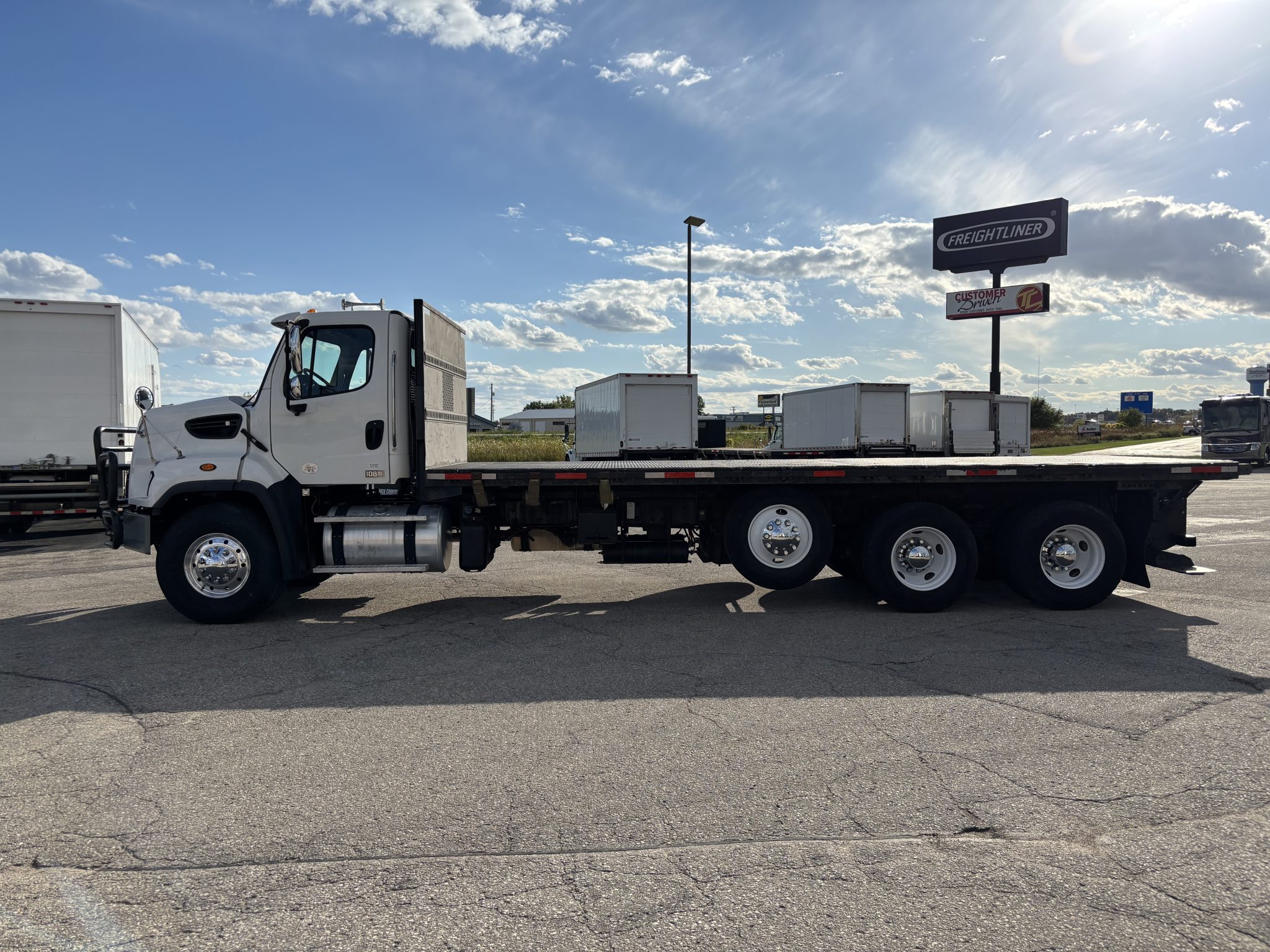 2016 Freightliner 108SD - Truck Country