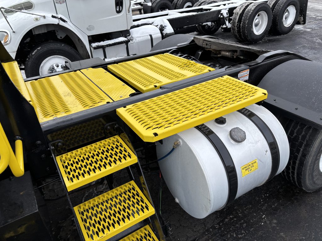 2022 Autocar ACTT42 - Truck Country
